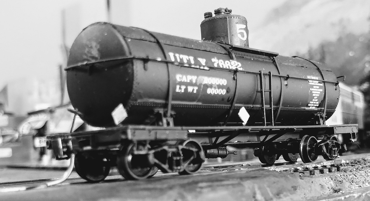 36' 10,000 Gallon USRA Tank Car Undecorated Kits -- HO Scale Model ...