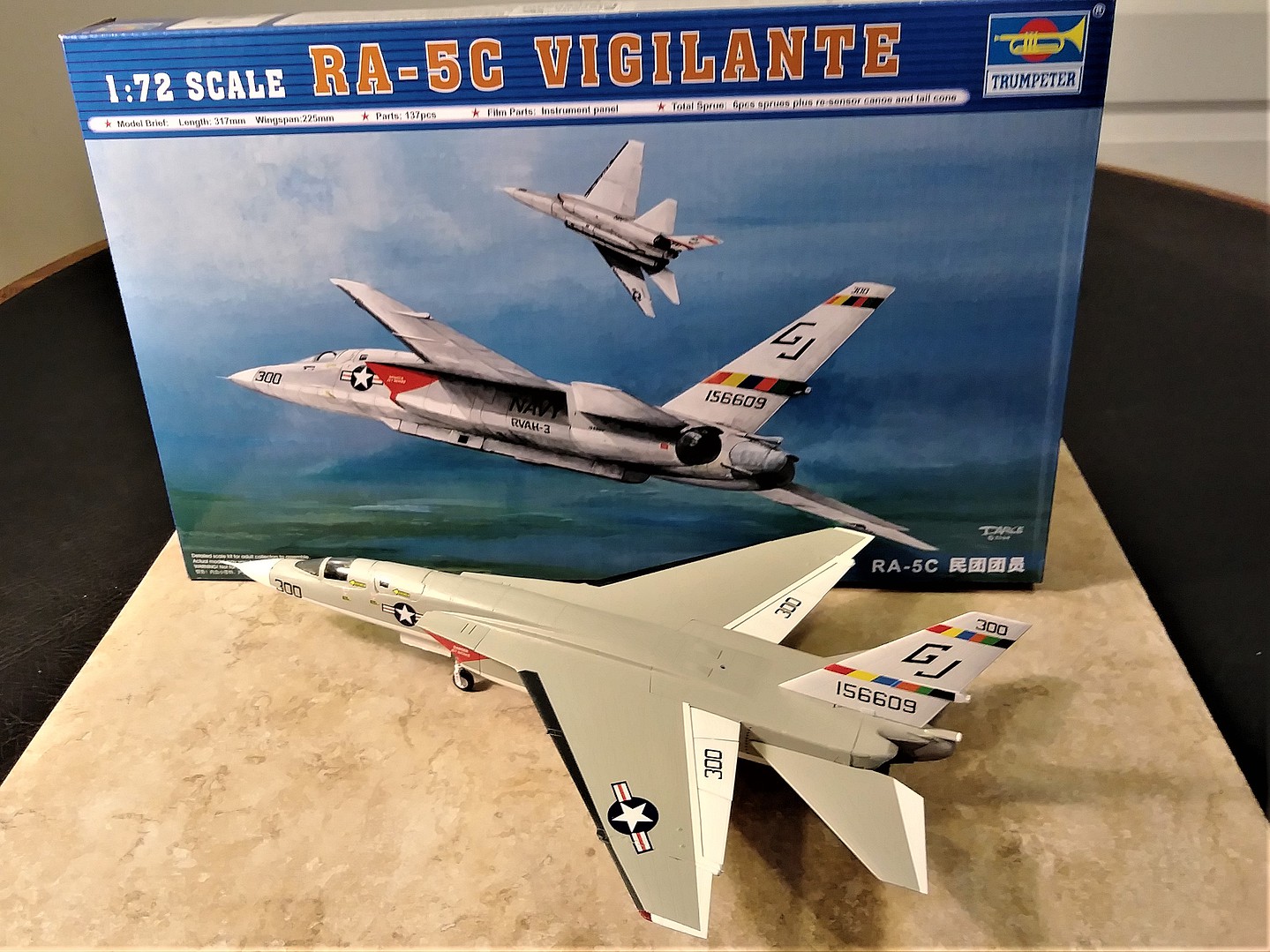 Gallery Pictures Trumpeter RA5C Vigilante Aircraft Plastic Model ...