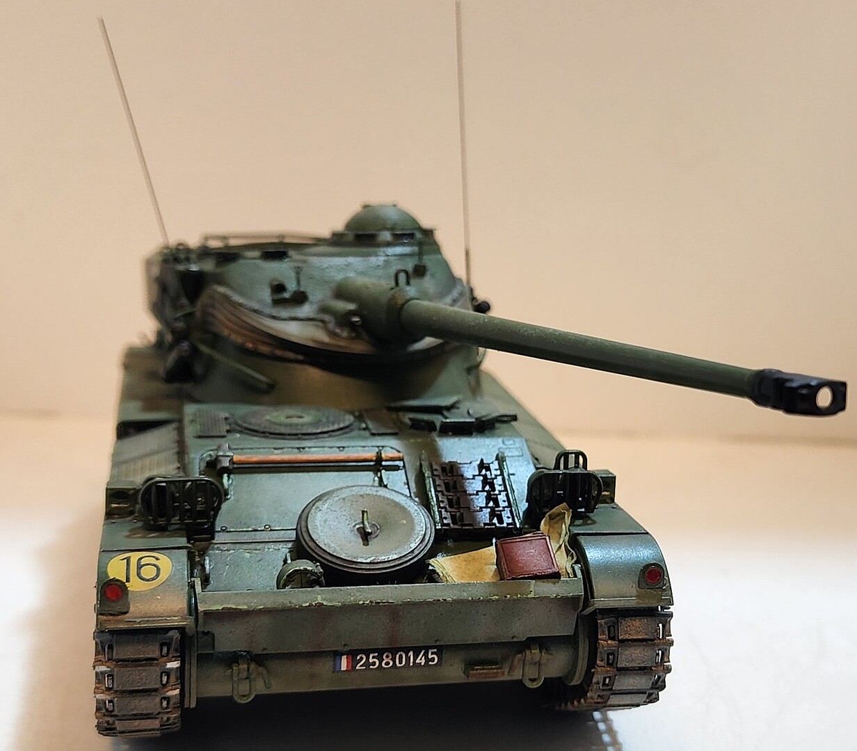 French Light Tank AMX-13 -- Plastic Model Military Vehicle Kit -- 1/35 ...