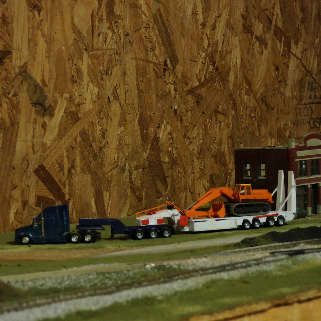 European Liebherr R 934 Hydraulic Excavator Kit -- HO Scale Model ...