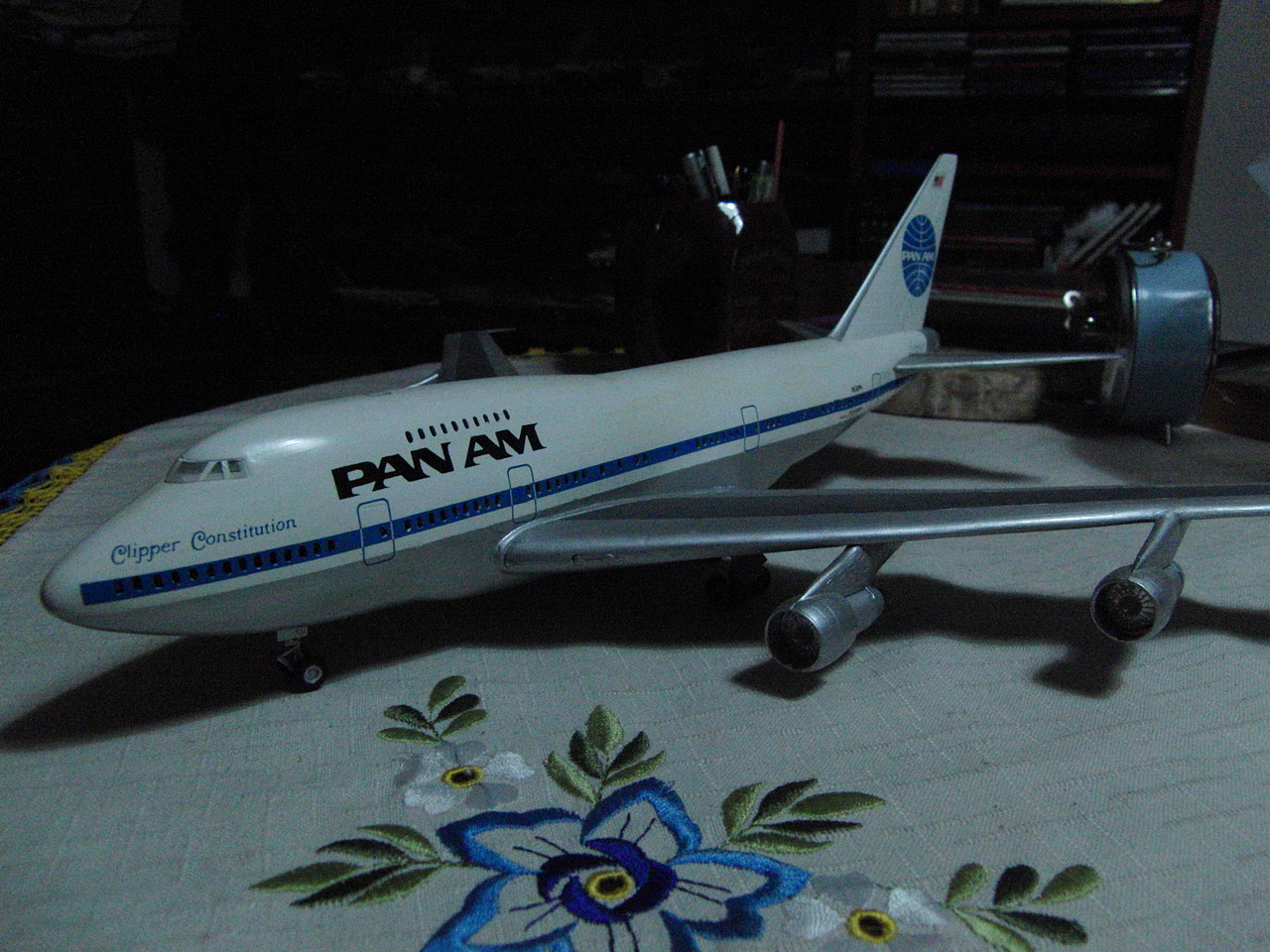 E-4B Airborne Command Post -- Plastic Model Airplane Kit -- 1/144 Scale ...