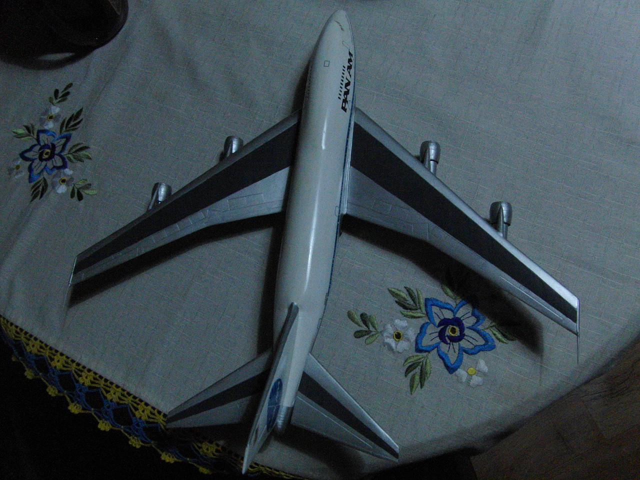 E-4B Airborne Command Post -- Plastic Model Airplane Kit -- 1/144 Scale ...
