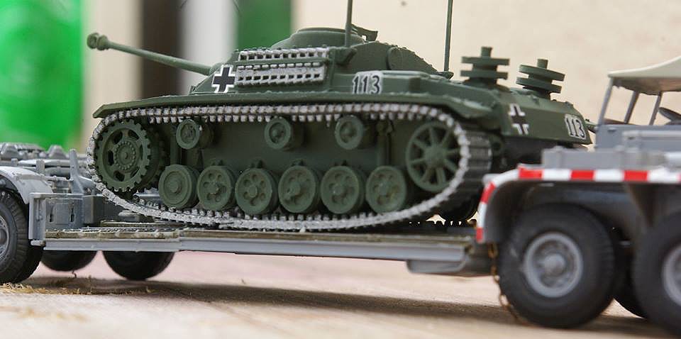 Assault Gun -- Plastic Model Military Vehicle Kit -- 1/76 Scale ...