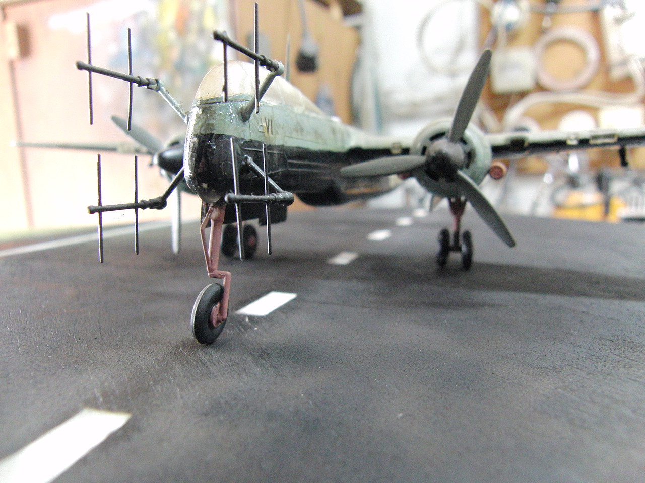 Heinkel He 219 UHU -- Plastic Model Airplane Kit -- 1/72 Scale ...