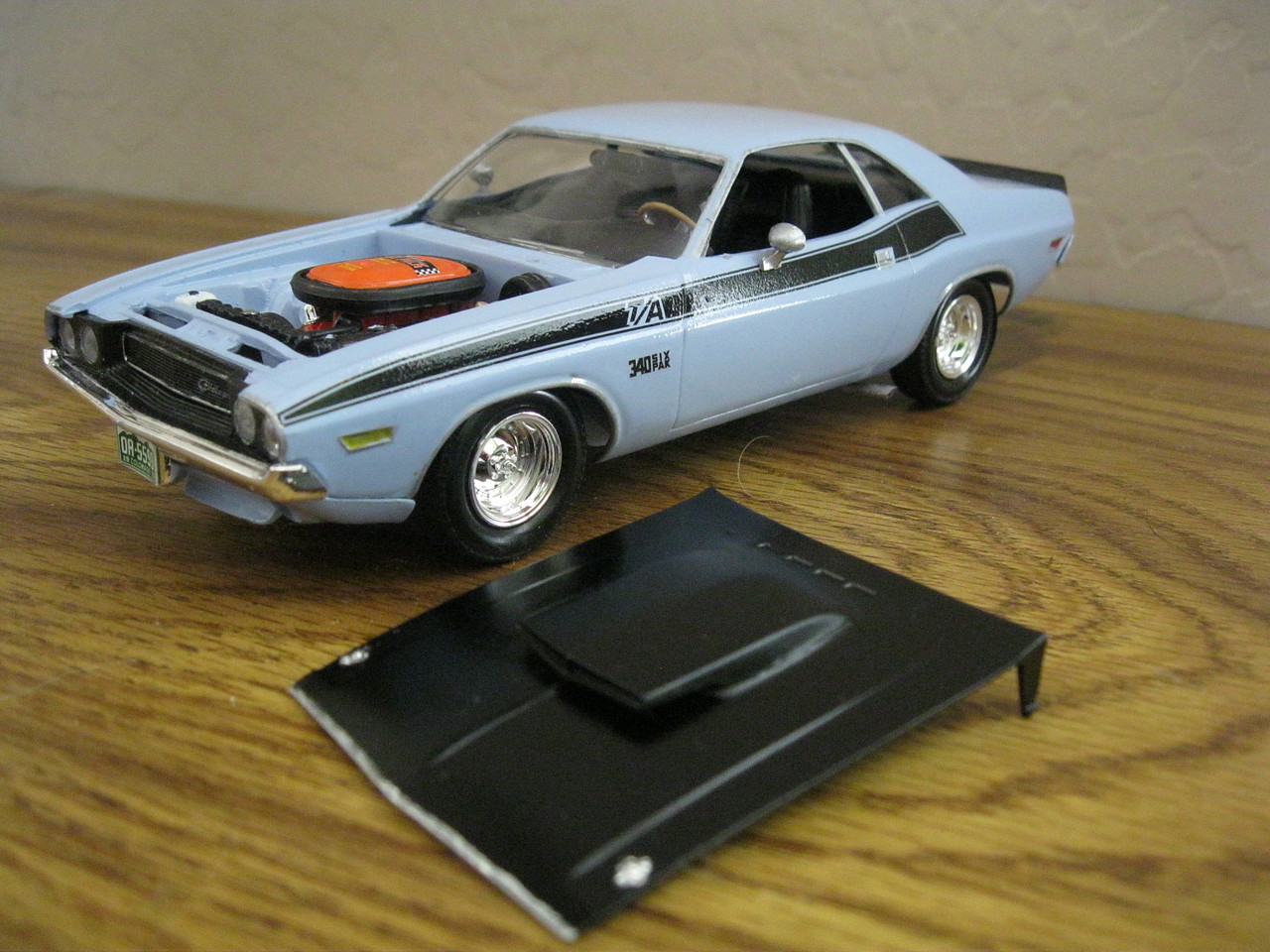 1970 Challenger 2'n 1 -- Plastic Model Car Kit -- 1/24 Scale -- #852596 ...