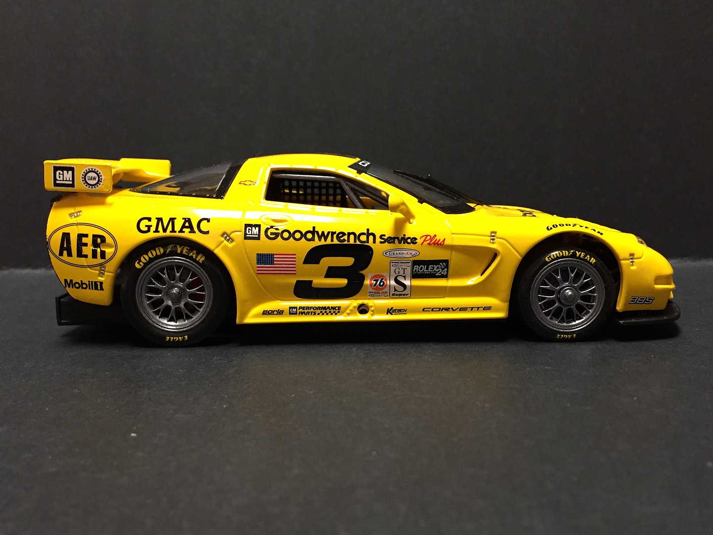 Corvette C5-R Compuware -- Plastic Model Car Kit -- 1/25 Scale ...