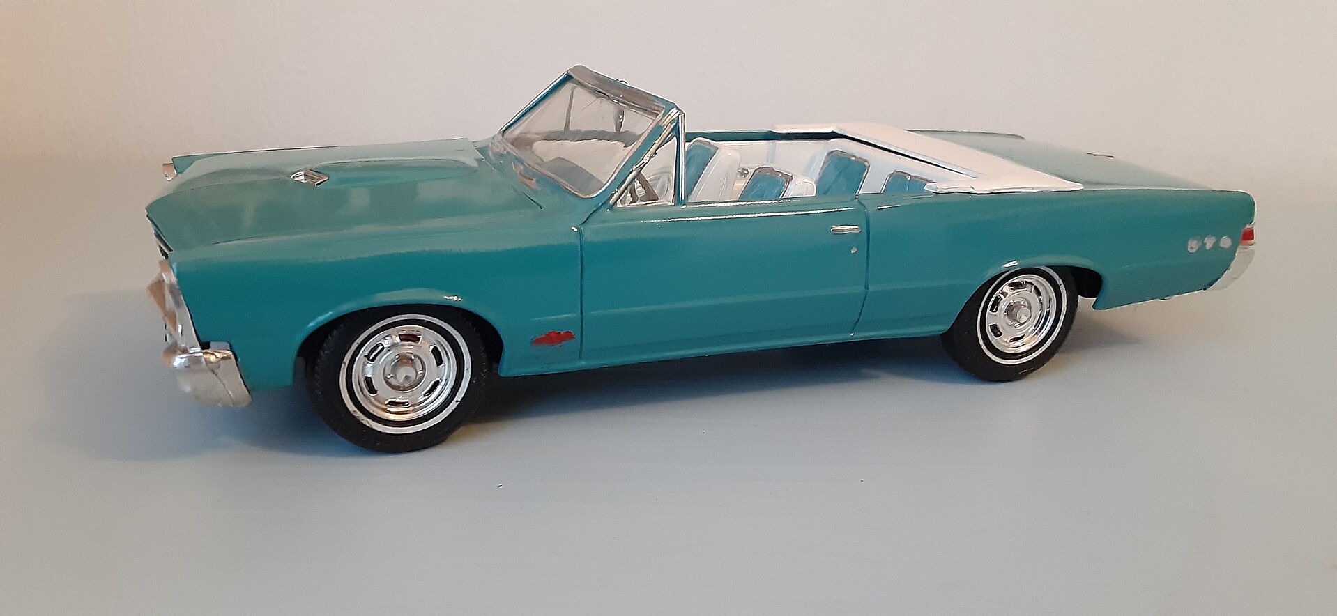 '65 Pontiac GTO -- Plastic Model Car Vehicle Kit -- 1/25 Scale -- #1191 ...