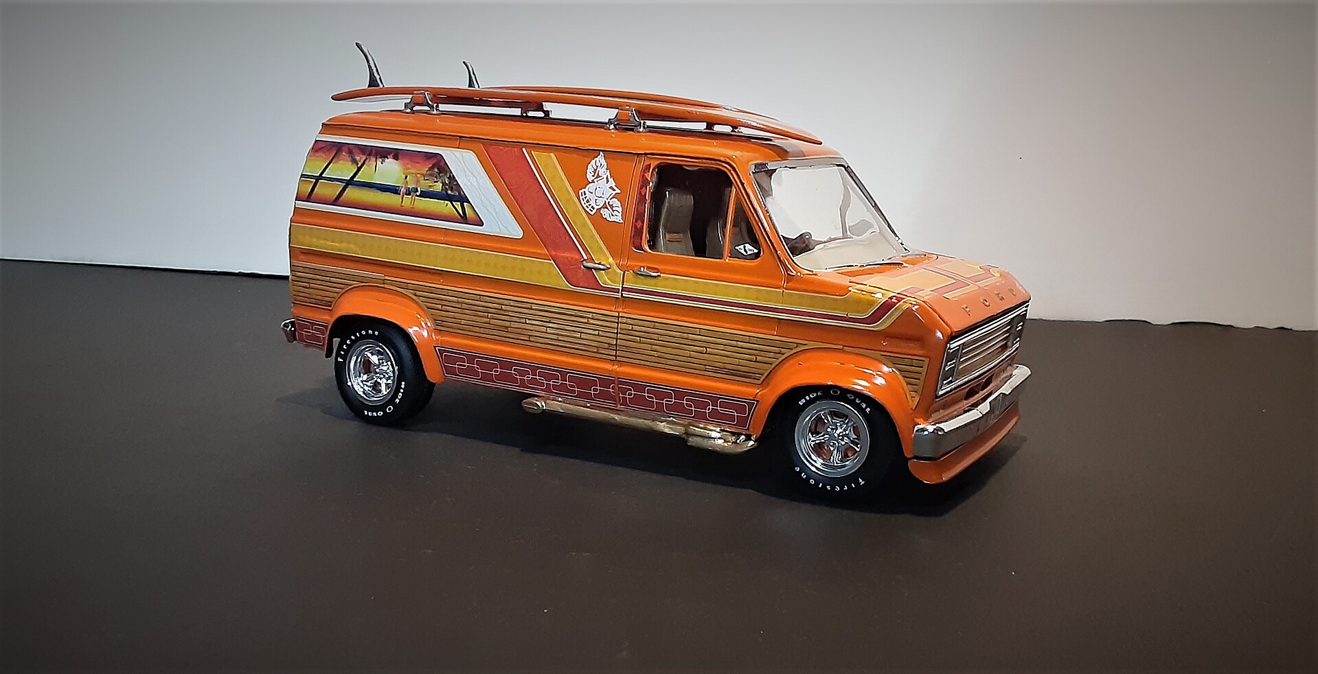 1977 Ford Surfer Van -- Plastic Model Car Vehicle Kit -- 1/25 Scale ...