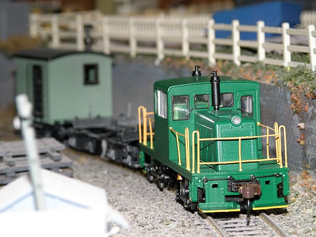 GE 45-Ton Switcher w/DCC Painted, Unlettered -- HO Scale Model Train ...