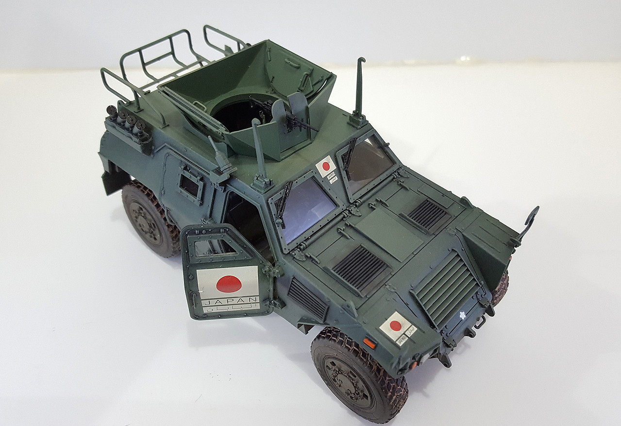 JGSDF Light Armored Vehicle -- Plastic Model Military Vehicle Kit -- 1/ ...
