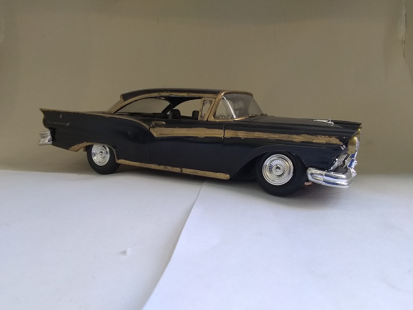1957 Ford Custom 2'n 1 -- Plastic Model Car Kit -- 1/25 Scale ...