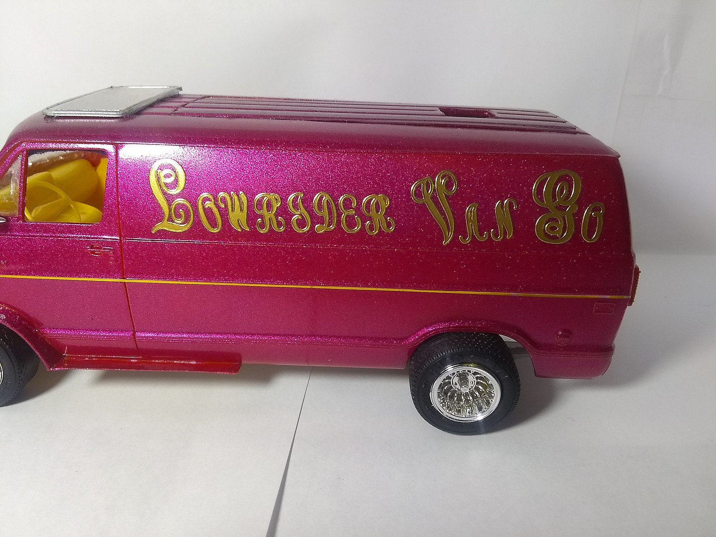 1982 Dodge Van -- Plastic Model Vehicle Kit -- 1/25 Scale -- #824-12 ...
