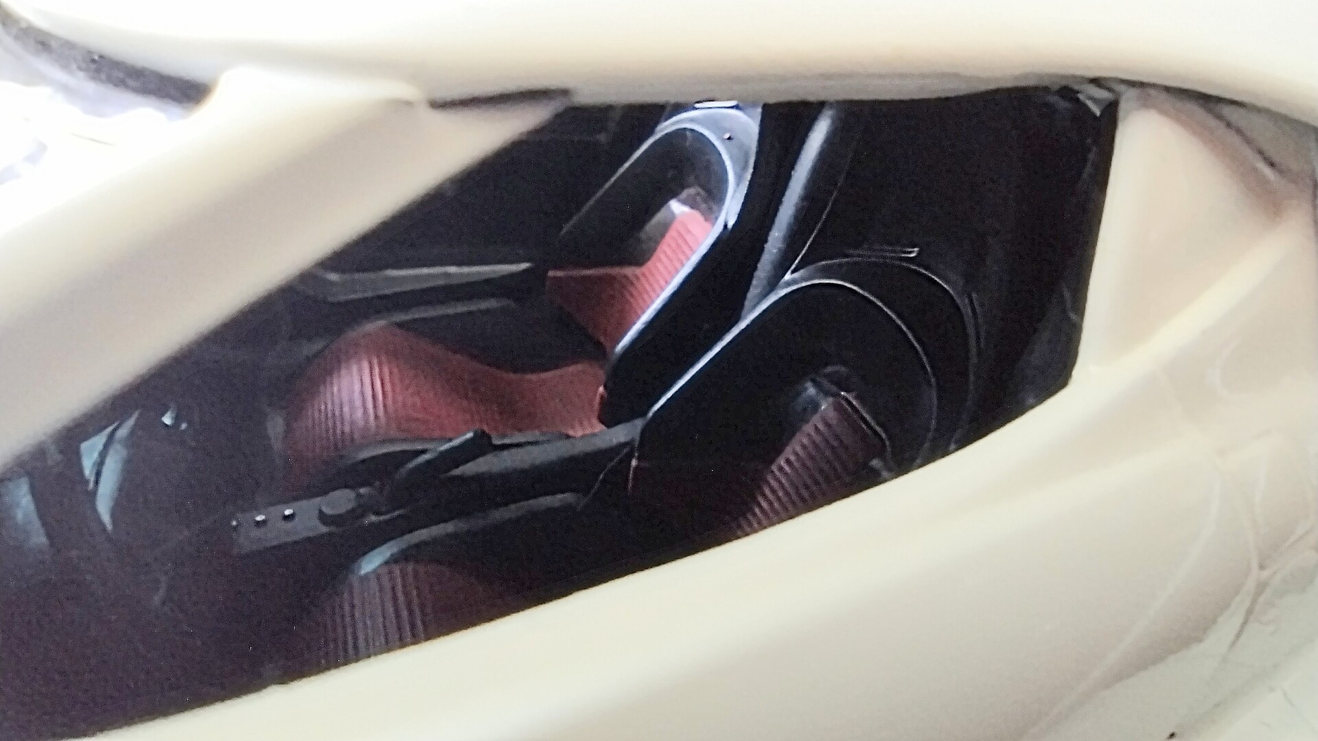 Ford GT -- Snap Tite Plastic Model Car Kit -- 1/24 Scale -- #851987 ...