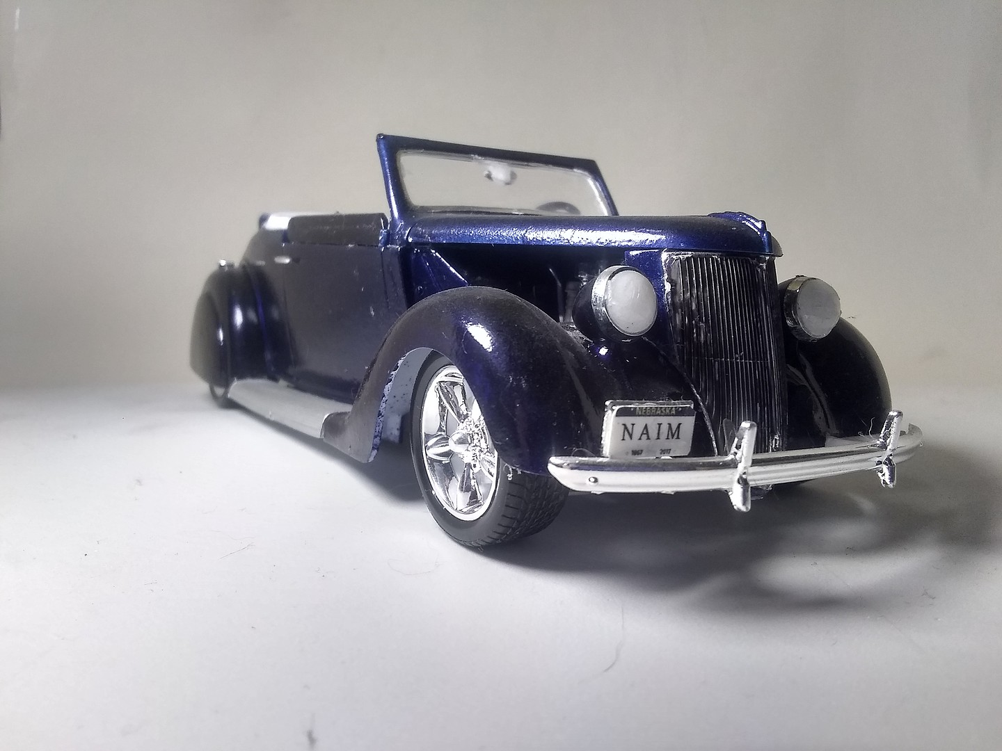 1937 Ford Custom Convertible -- Plastic Model Car Kit -- 1/24 Scale ...