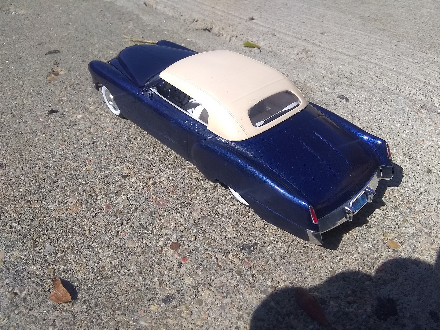 Custom Cadilac Eldorado -- Plastic Model Car Kit -- 1/25 Scale ...