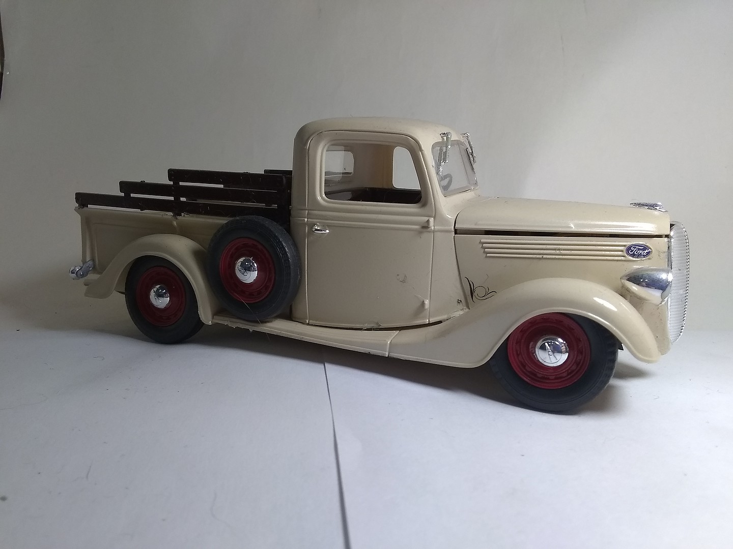 Gallery Pictures AMT 1934 Ford Pickup Plastic Model Truck Kit 1/25 ...