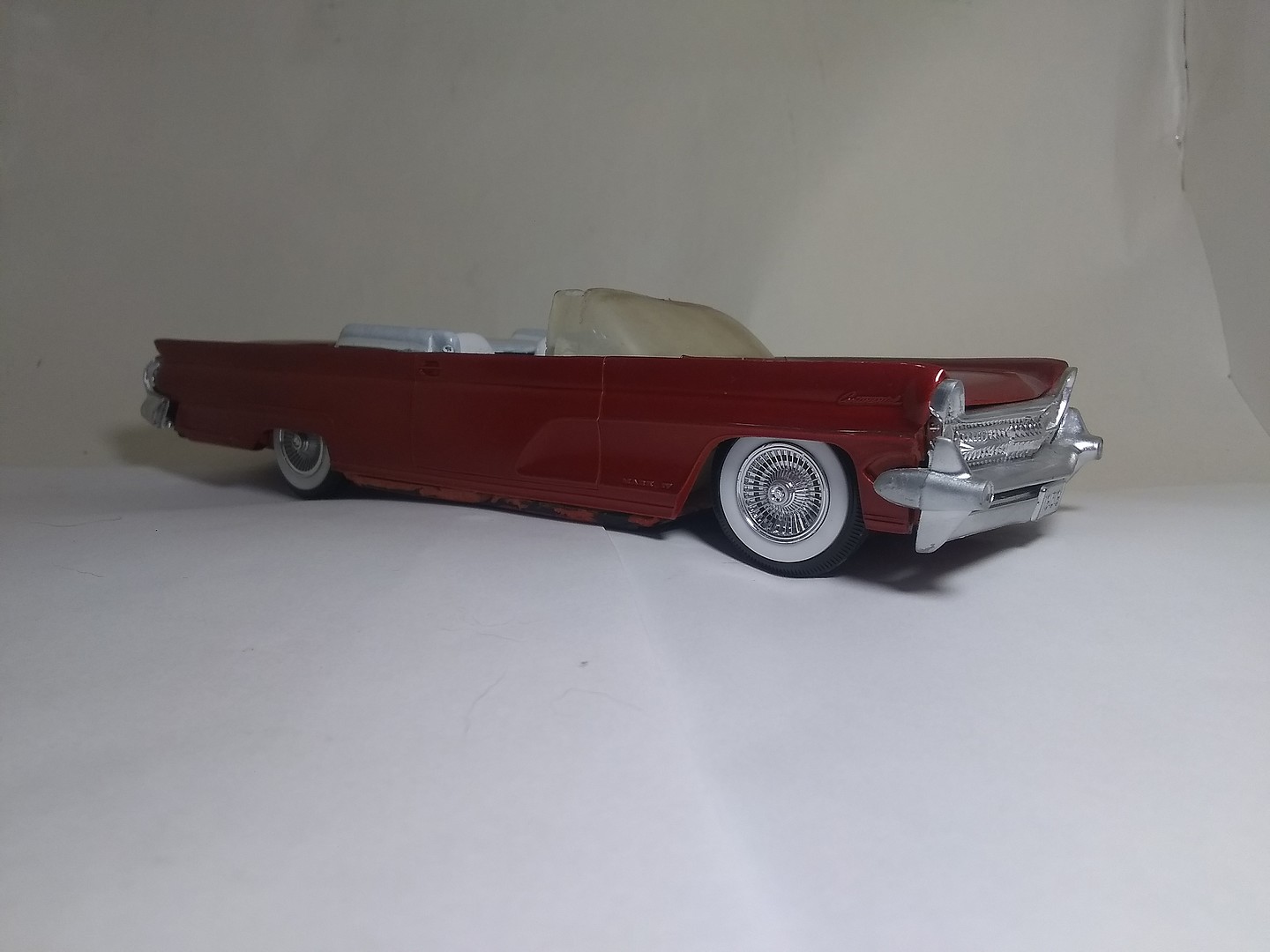 1959 Chrysler Imperial -- Plastic Model Car Kit -- 1/25 Scale -- #1136 ...