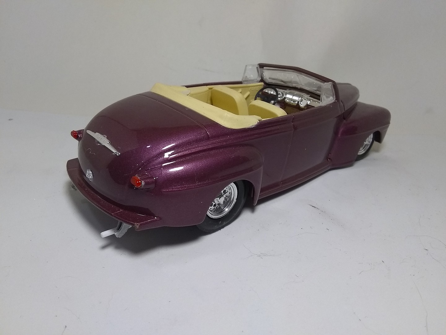 Greased Lightning 1948 Ford Convertible -- Plastic Model Car Kit -- 1/ ...