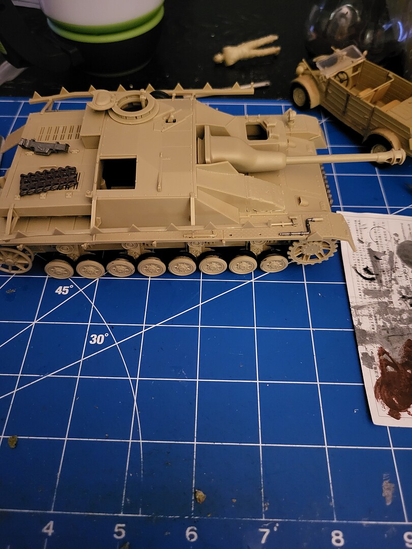 German Sturmgeschutz IV Tank -- Plastic Model Military Vehicle Kit -- 1 ...