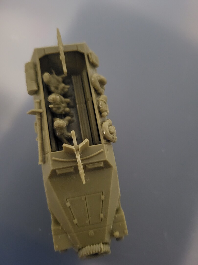 WWII German SdKfz 251/D Halftrack (3) & Crew (24) -- Plastic Model ...