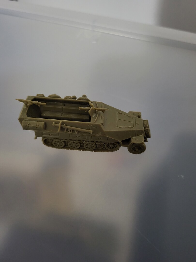 WWII German SdKfz 251/D Halftrack (3) & Crew (24) -- Plastic Model ...