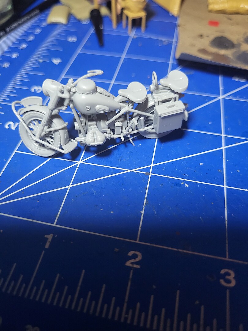 BMW & Sidecar -- Plastic Model Military Vehicle Kit -- 1/35 Scale ...