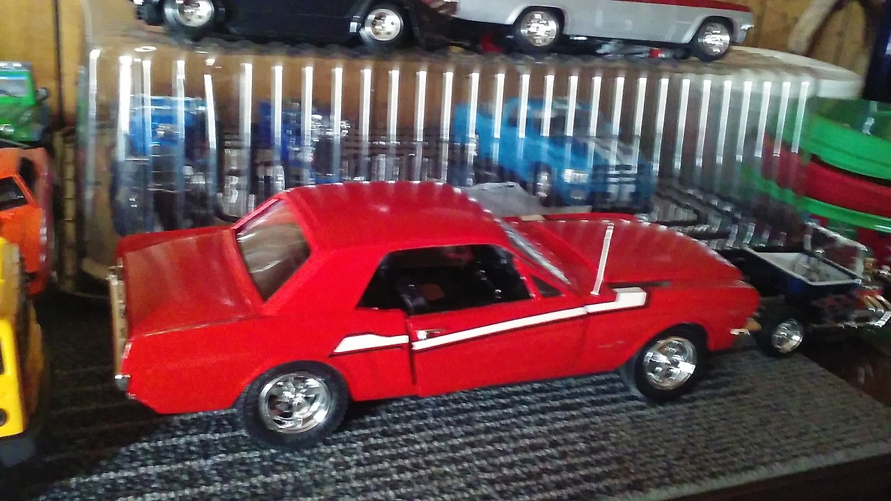 1965 Ford Mustang -- Plastic Model Car Kit -- 1/16 Scale -- #872_06 ...