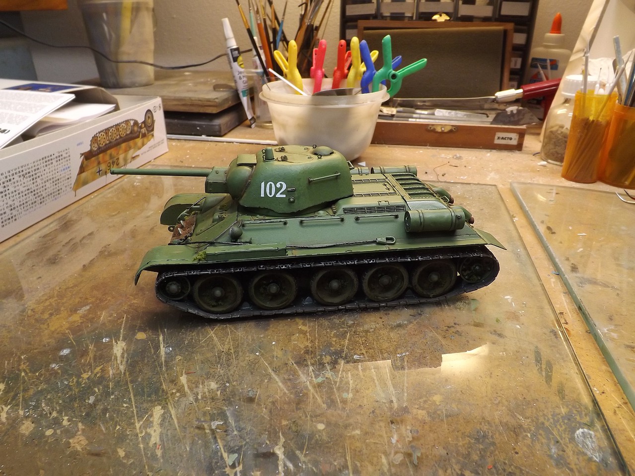 Russian T34/76 ChTZ Tank -- Plastic Model Military Vehicle Kit -- 1/35 ...