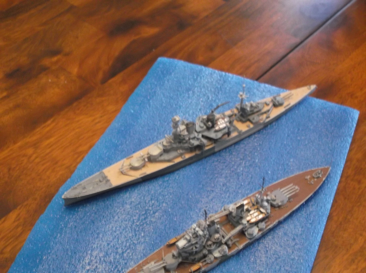 HMS Repulse WWII British Battle Cruiser 1941 -- Plastic Model Military ...