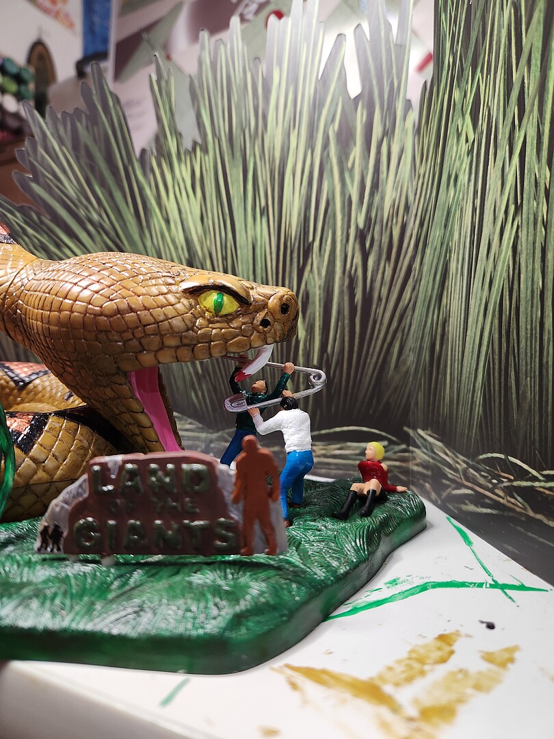 Land of the Giants Snake Scene -- Plastic Model Science Fiction Kit ...