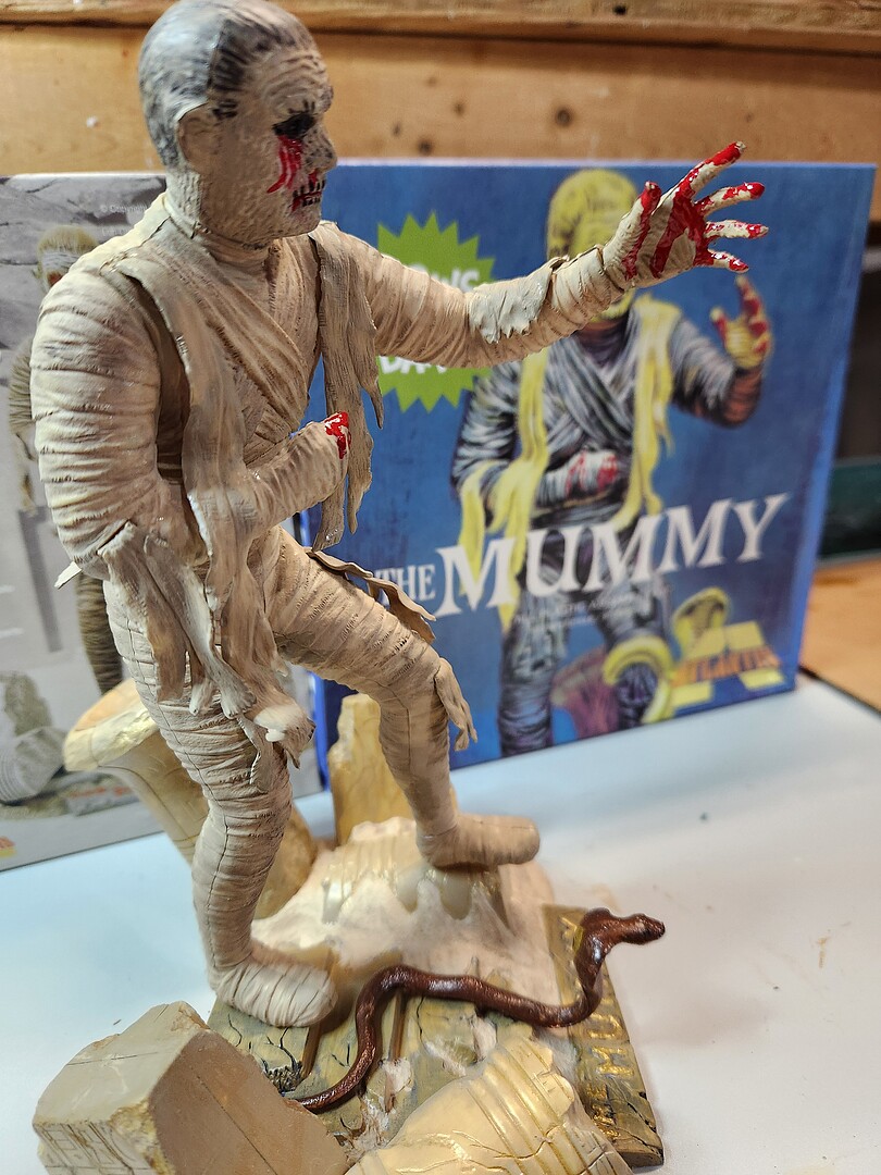The Mummy (Glow in the Dark) -- Plastic Model Fantasy Figure Kit -- 1/8 ...