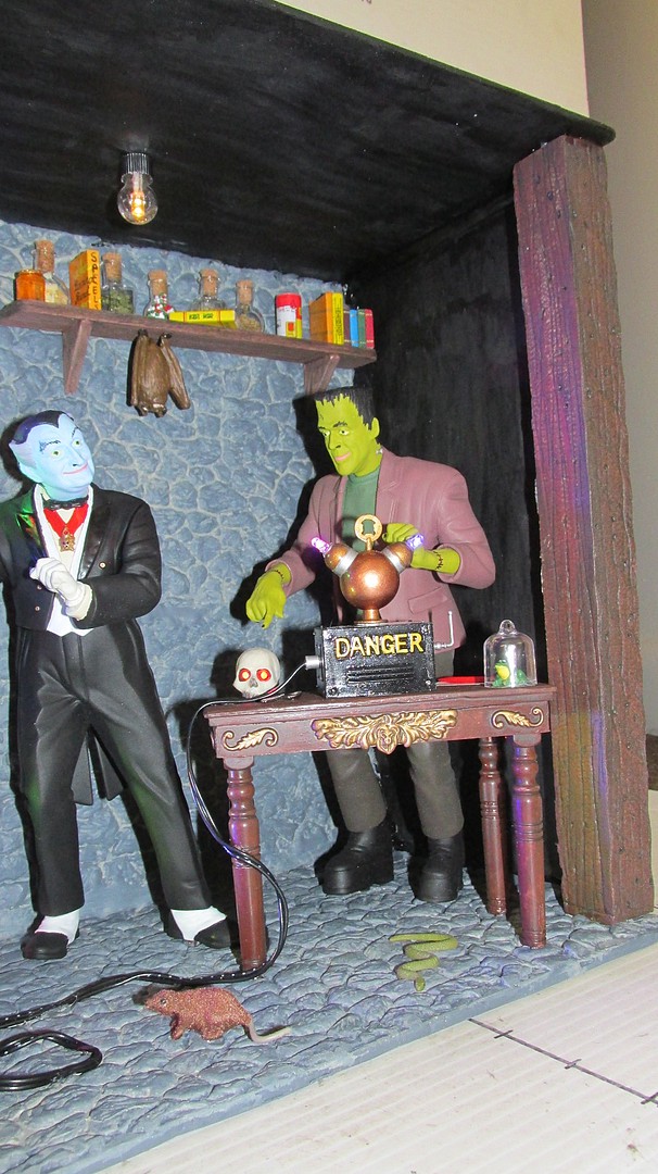 The Munsters - Herman -- Plastic Model Celebrity Kit -- 1/10 Scale ...