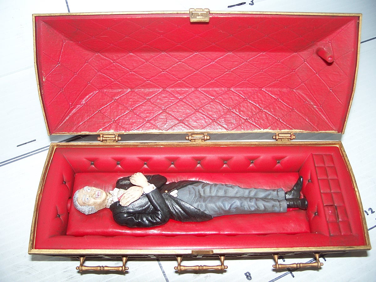 The Strange Changing Vampire -- Plastic Model Celebrity Kit -- 1/12 ...