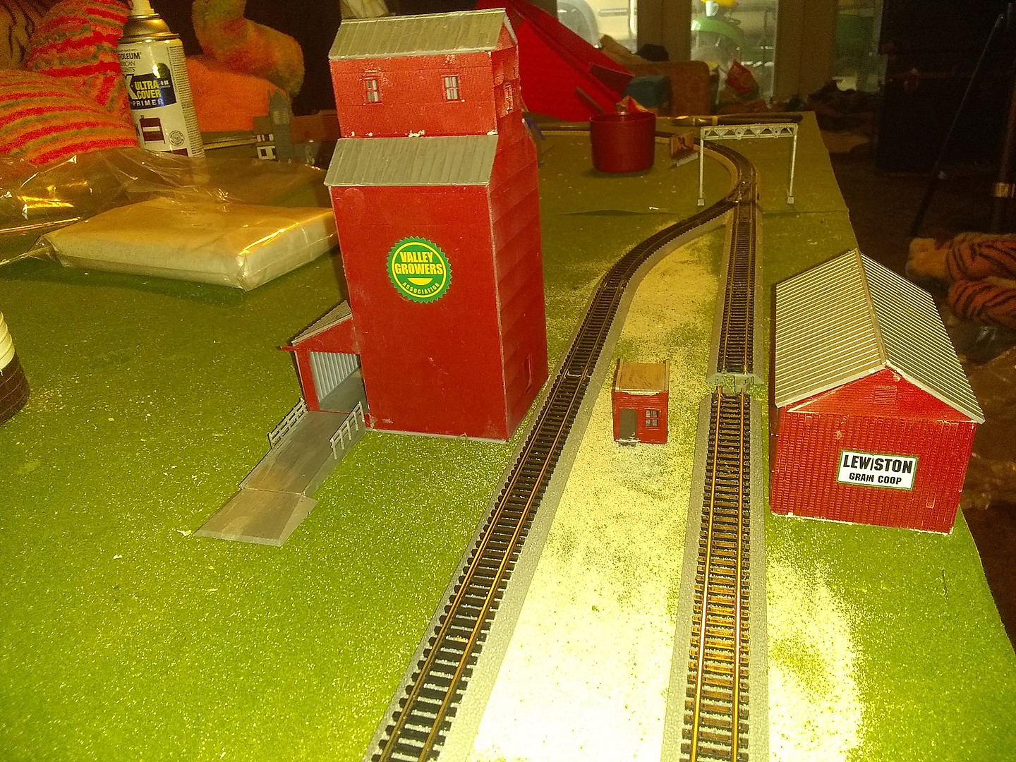 Farmer's Co-op Rural Grain Elevator - Kit -- N Scale Model Railroad ...