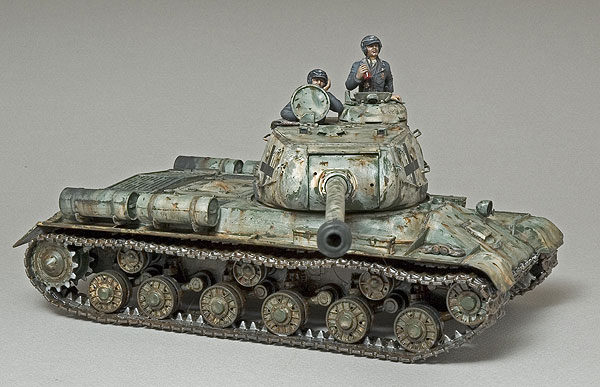 JS2 Soviet Heavy Tank -- Plastic Model Tank Kit -- 1/35 Scale -- #3524 ...