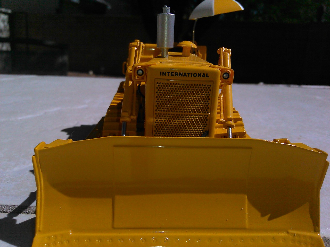 TD-25 Dozer with Umbrella and Hitch -- Diecast Model Construction ...