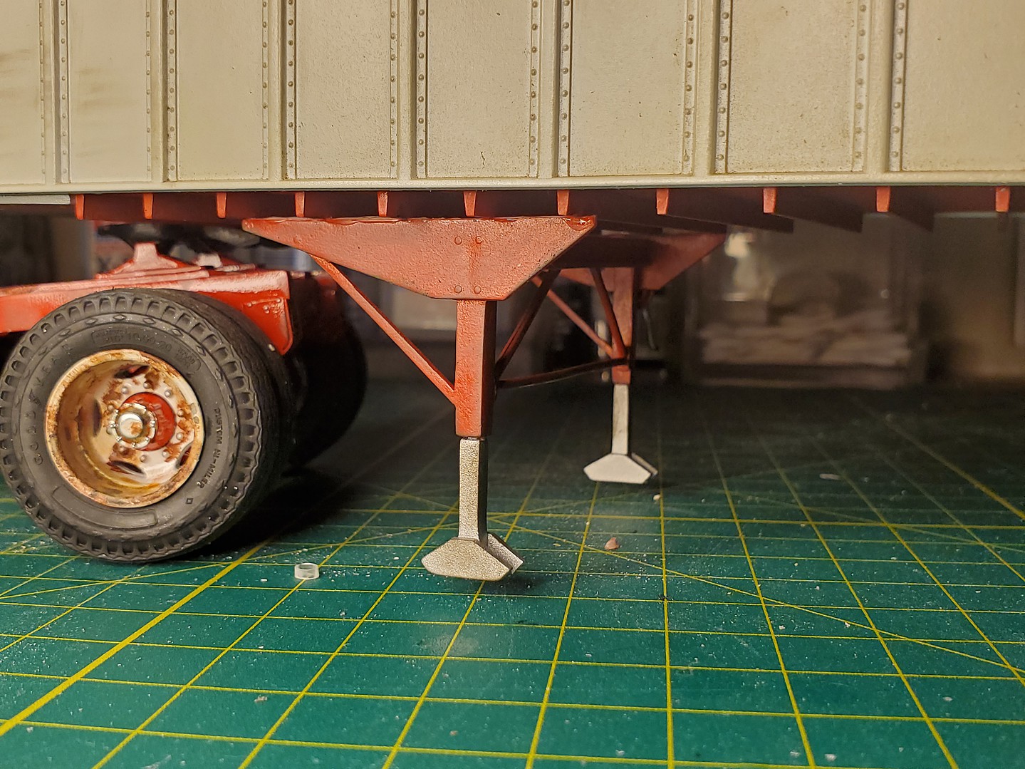 'Double Header' Van Trailers -- Plastic Model Vehicle Kit -- 1/25 Scale ...