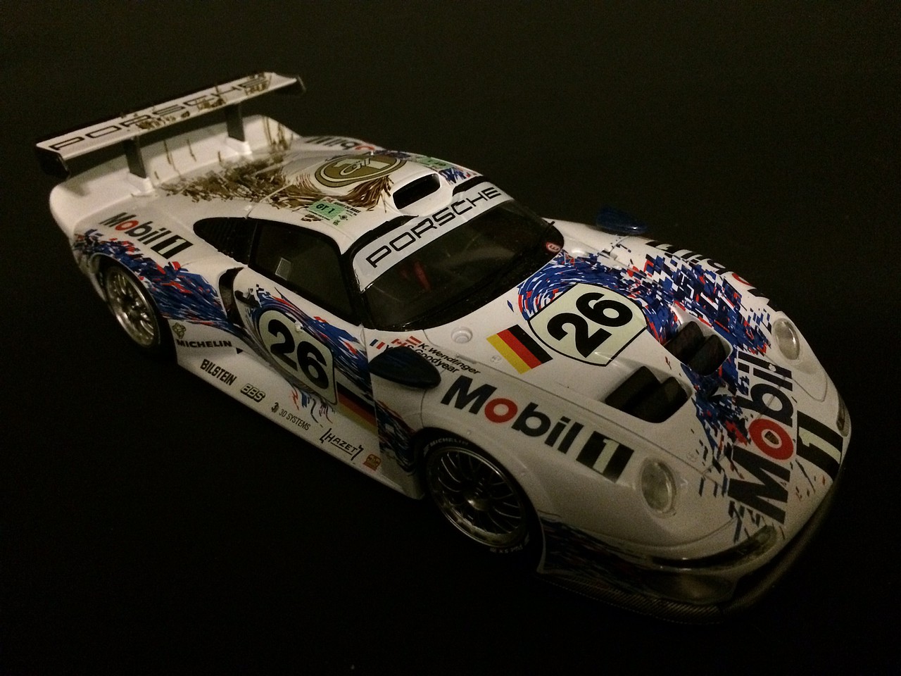Porsche 911 GT1 Racecar GT1 -- Plastic Model Car Kit -- 1/24 Scale ...