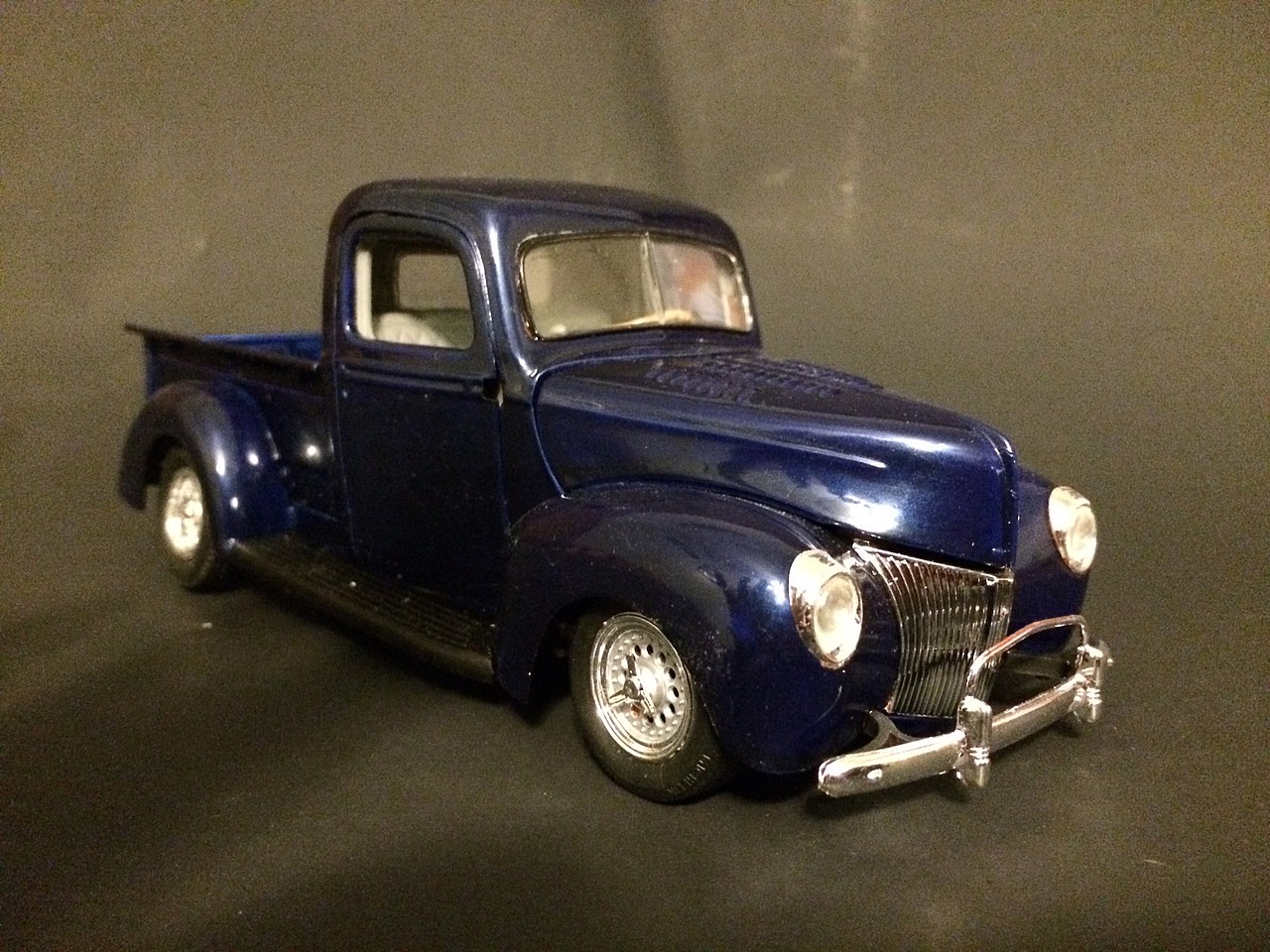 1940 Ford Custom Pickup Truck -- Plastic Model Truck Kit -- 1/24 Scale ...