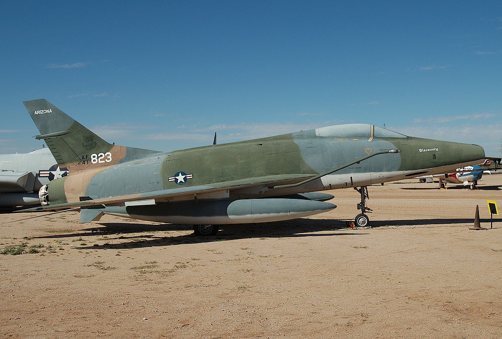 F100C Super Sabre Fighter Aircraft -- Plastic Model Airplane Kit -- 1/ ...