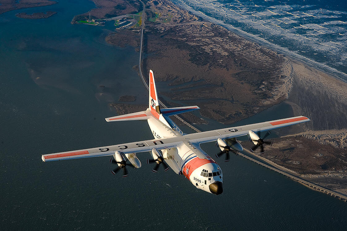 C-130J US Coast Guard -- Plastic Model Airplane Kit -- 1/72 Scale ...