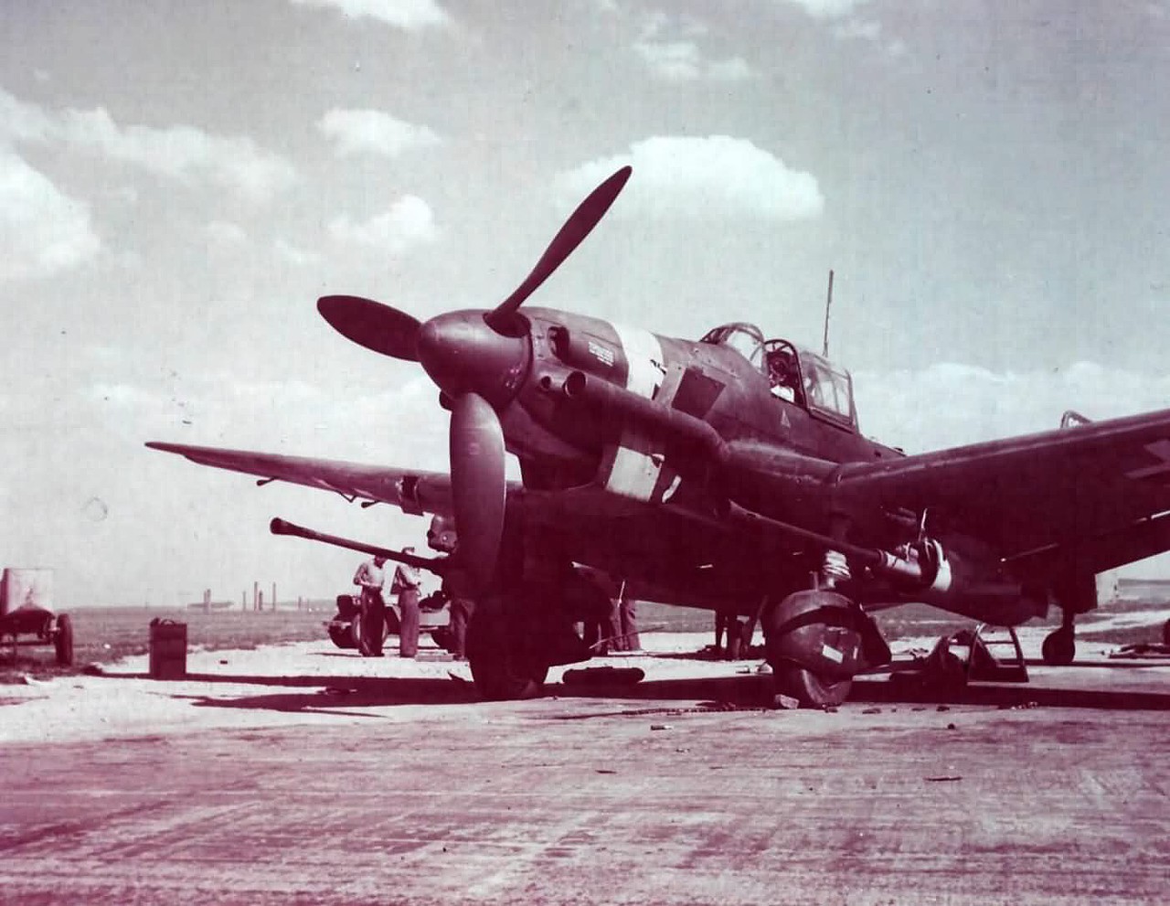 Ju87G-2 Stuka -- Plastic Model Airplane Kit -- 1/48 Scale -- #09054 ...