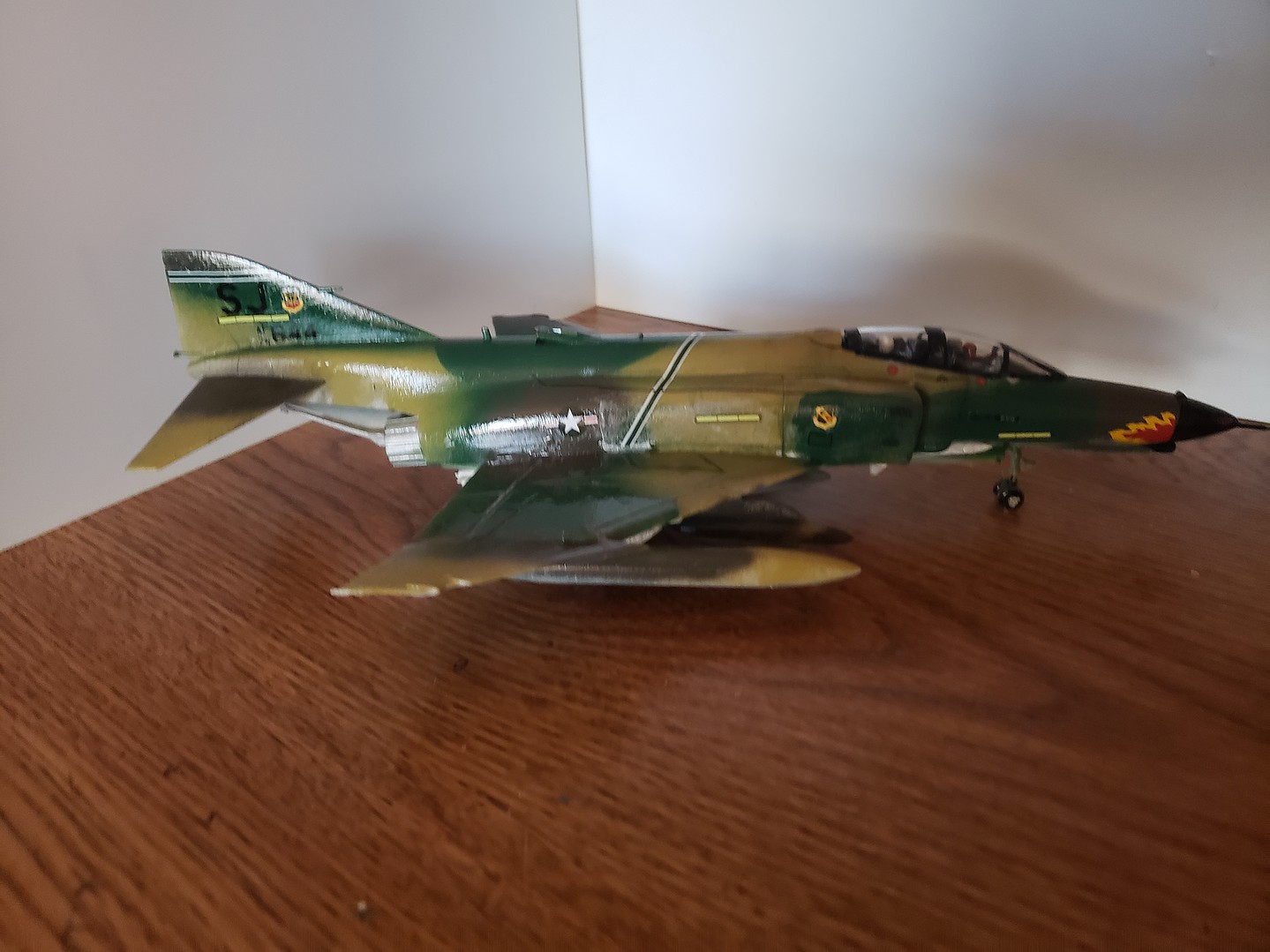 F-4E Phantom II -- Plastic Model Airplane Kit -- 1/72 Scale -- #00332 ...