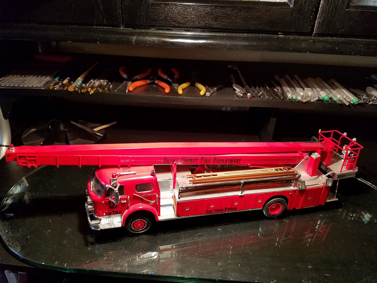 American LaFrance Aero Chief Fire Truck -- Plastic Model Truck Kit -- 1 ...